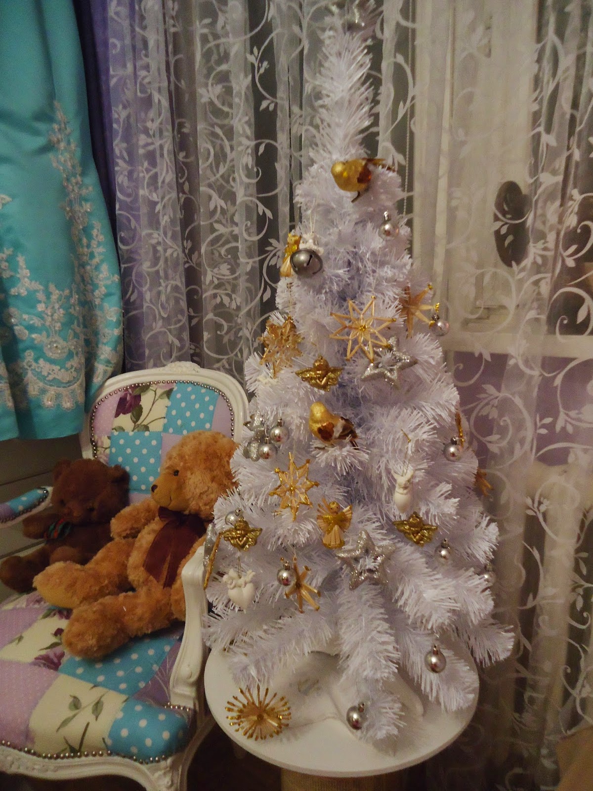 AsiManufaktura: Mała, biała choineczka